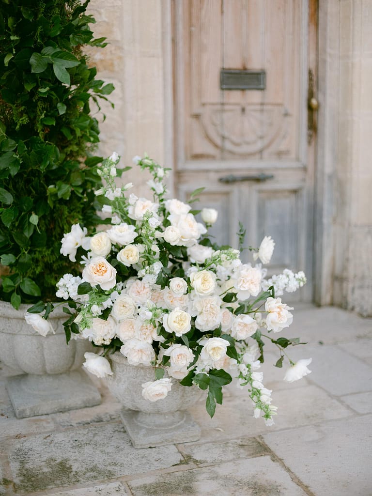 5 Top Tips To Dress Your Wedding Ceremony With Flowers - David Austin ...