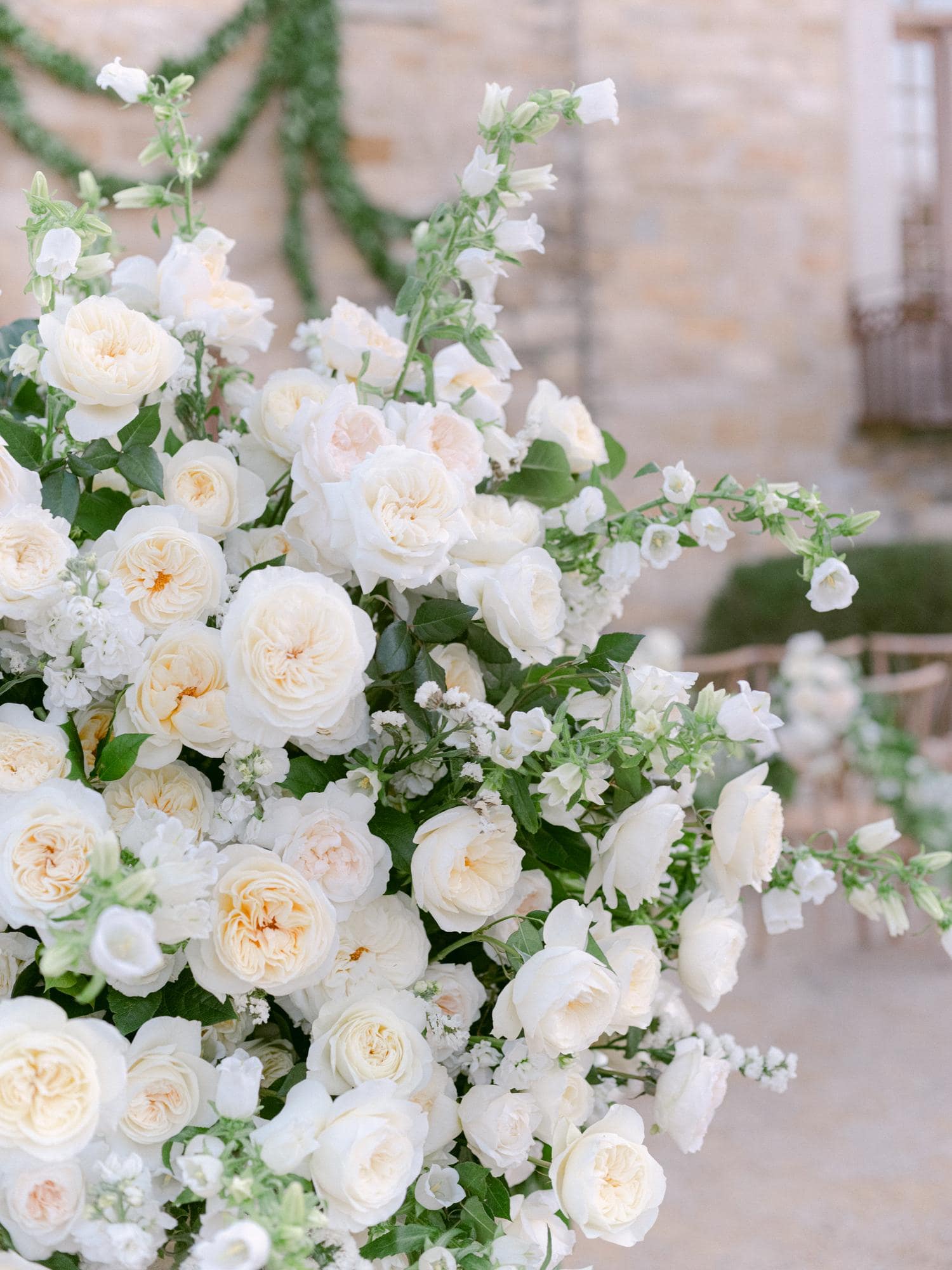 The Ultimate Guide to White Wedding Roses - David Austin Wedding and ...