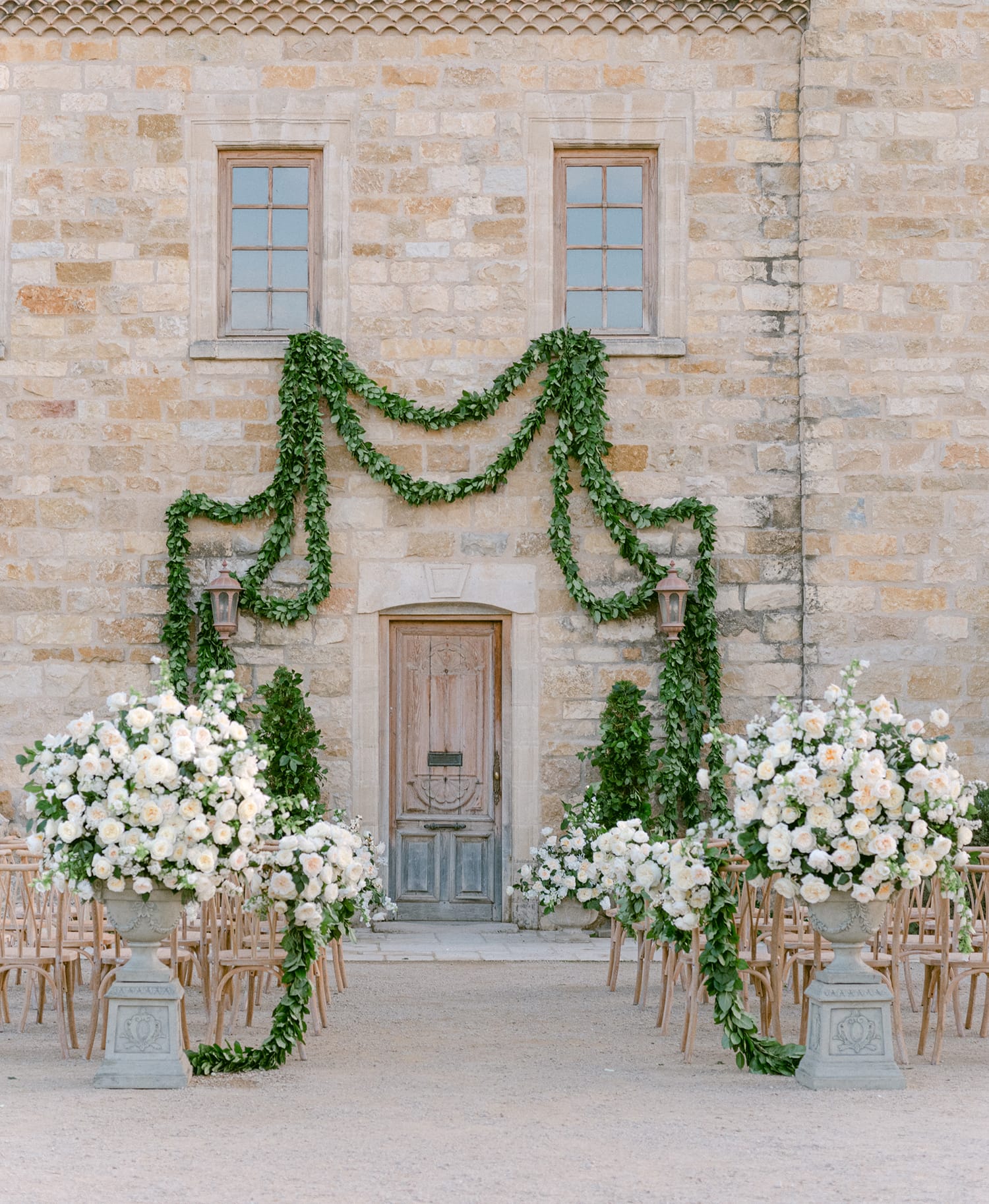 Wedding Urns - David Austin Wedding and Event Roses