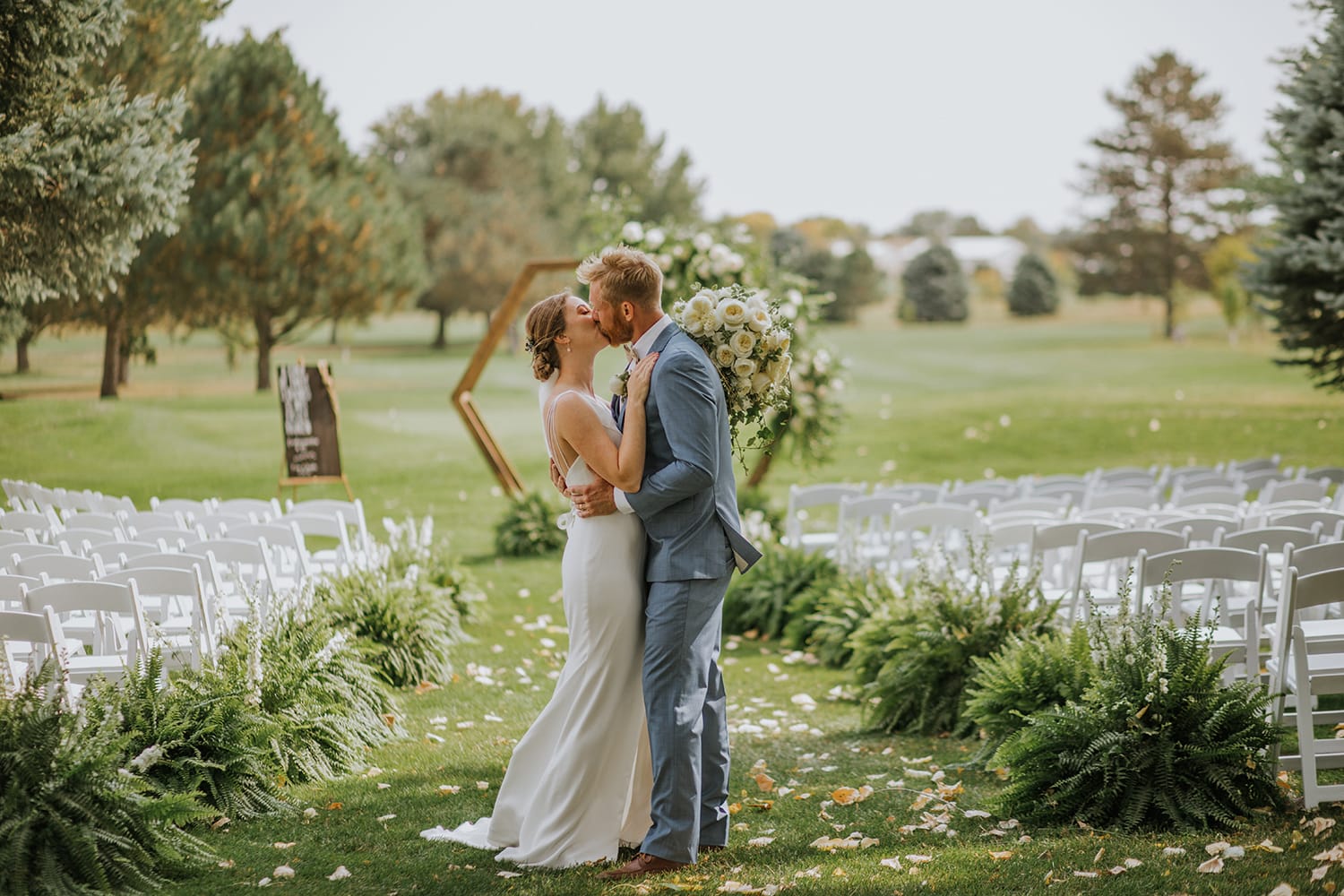 A Nebraska Country Club Wedding - David Austin Wedding and Event Roses